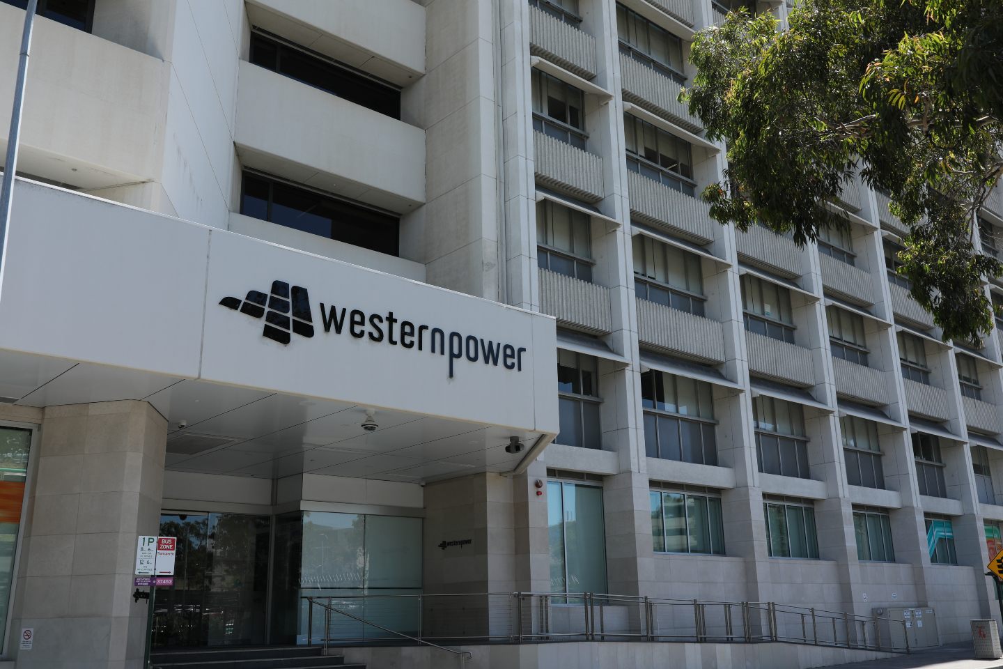Flood forces Western Power office closure